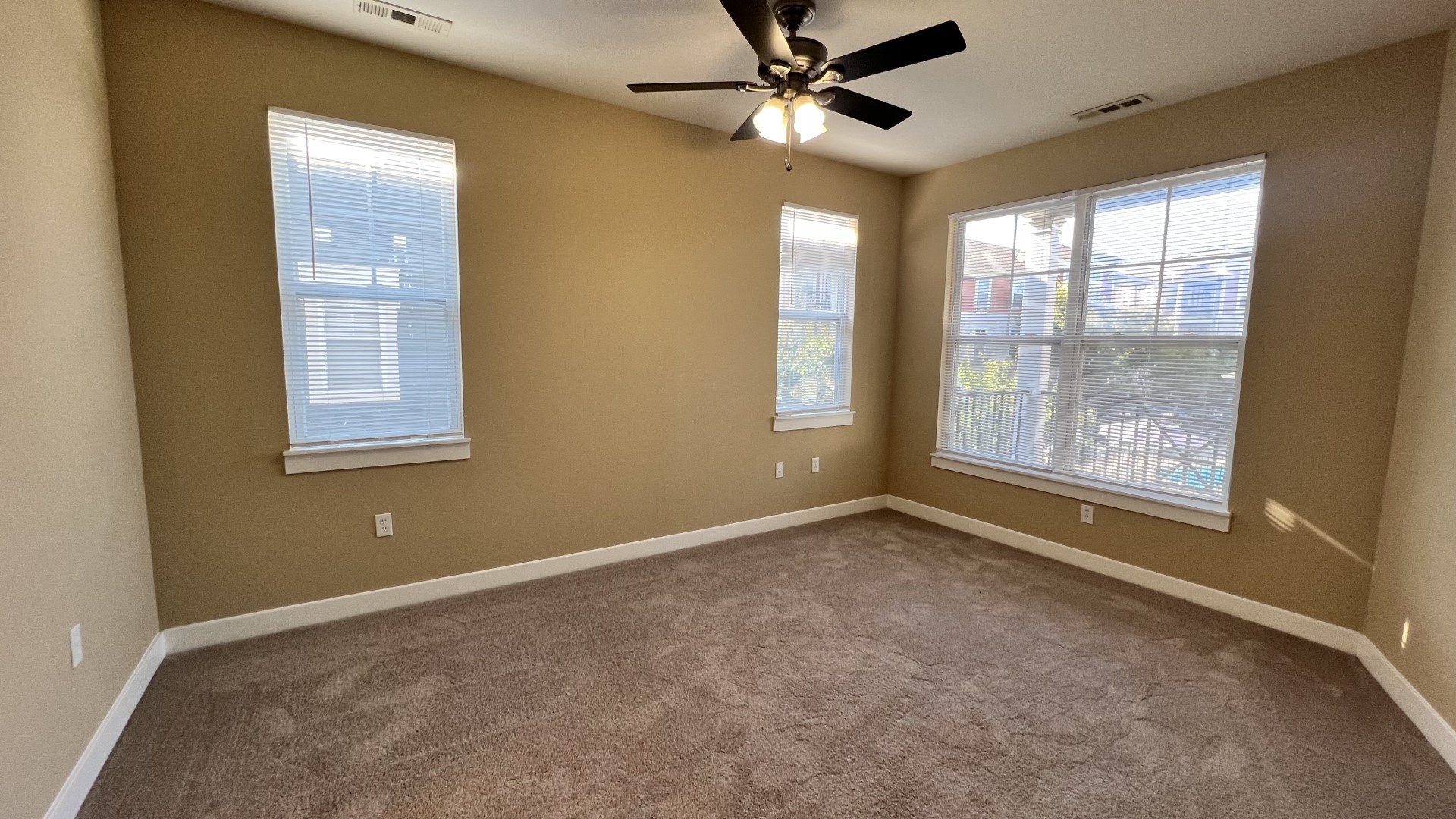 Bloomington, IN Apartments Photo Gallery | City Flats at Renwick